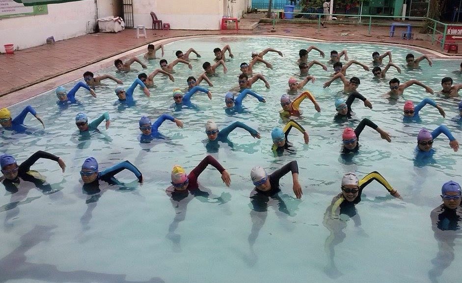 Bí Quyết Bơi Lội: Kinh Nghiệm Học Bơi từ Chuyên Gia Swim For Life!